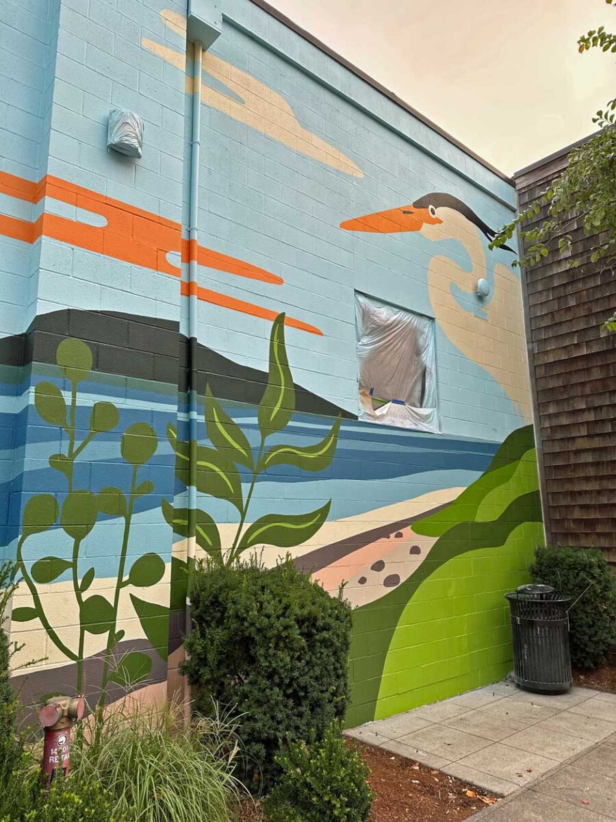 Local artist Craig Johnson paints new mural on side of Bartell Drugs in ...